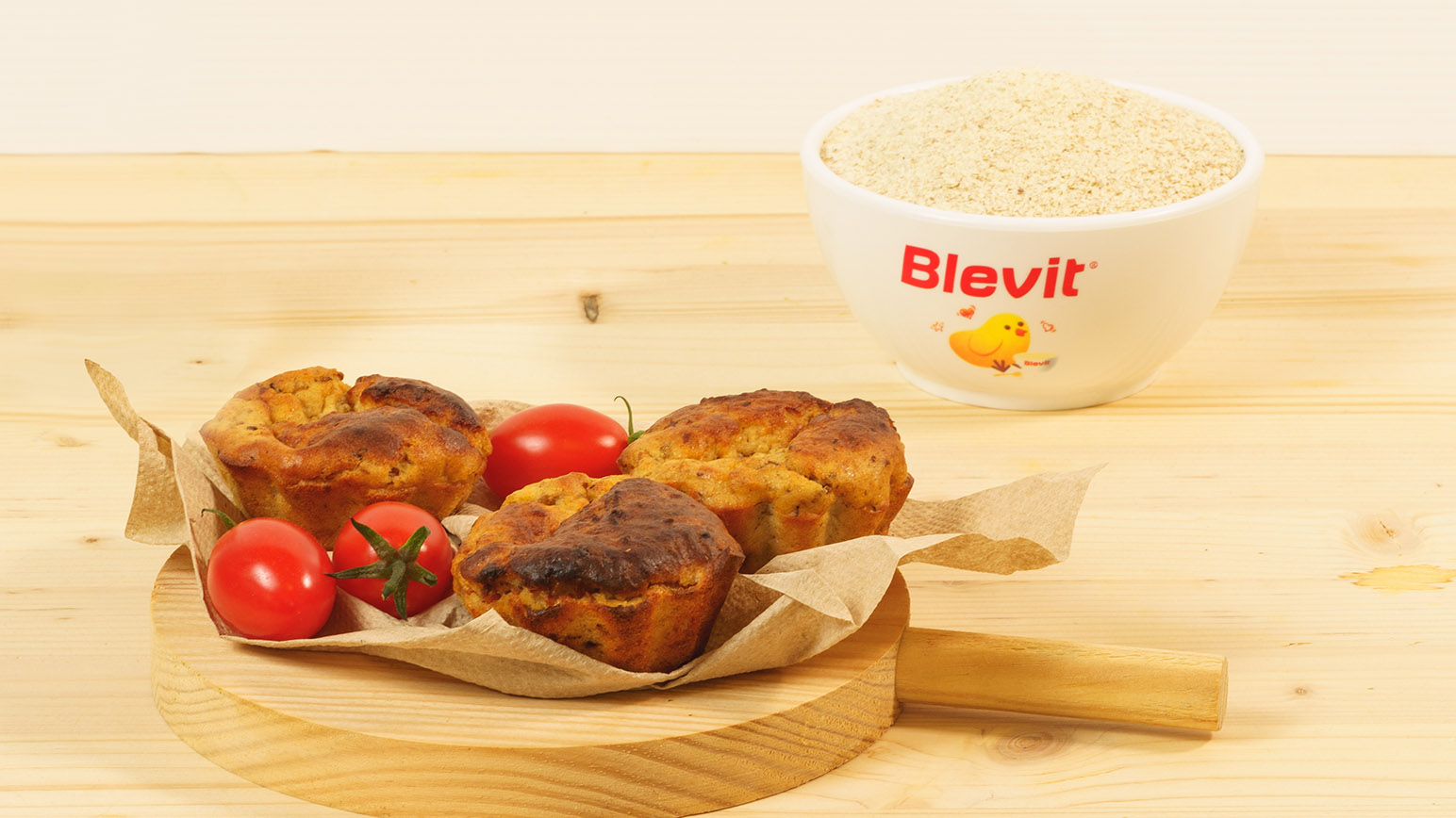 Avocado and cherry bites | Blevit